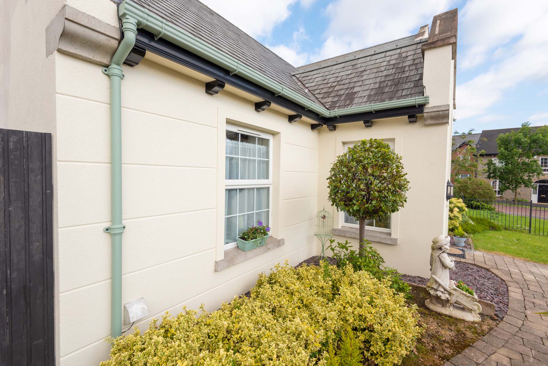 Cast Iron Effect Guttering | Brett Martin